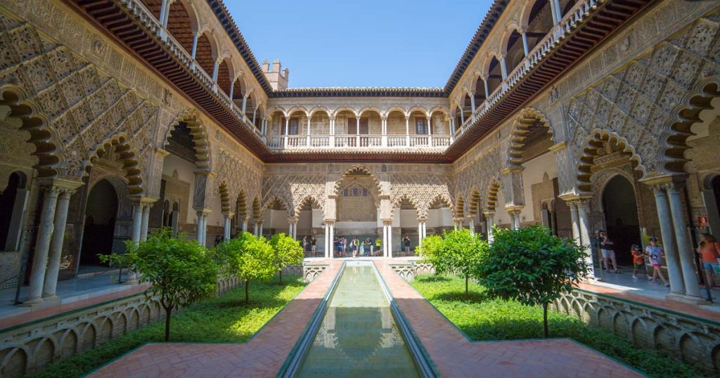 JEWELS OF SEVILLE. Guided tour Real Alcázar and Cathedral